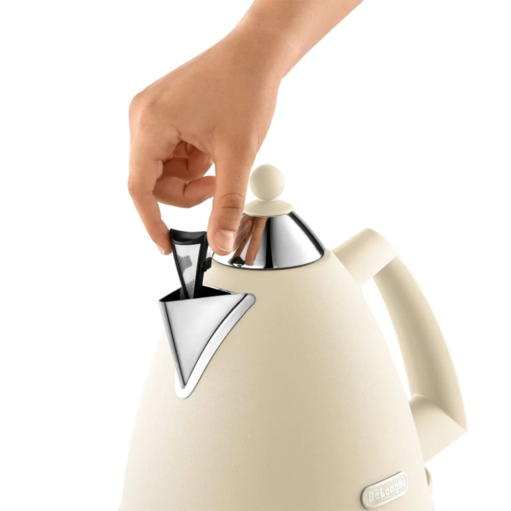 Delonghi KBX3016BG Argento Flora Kettle in Beige